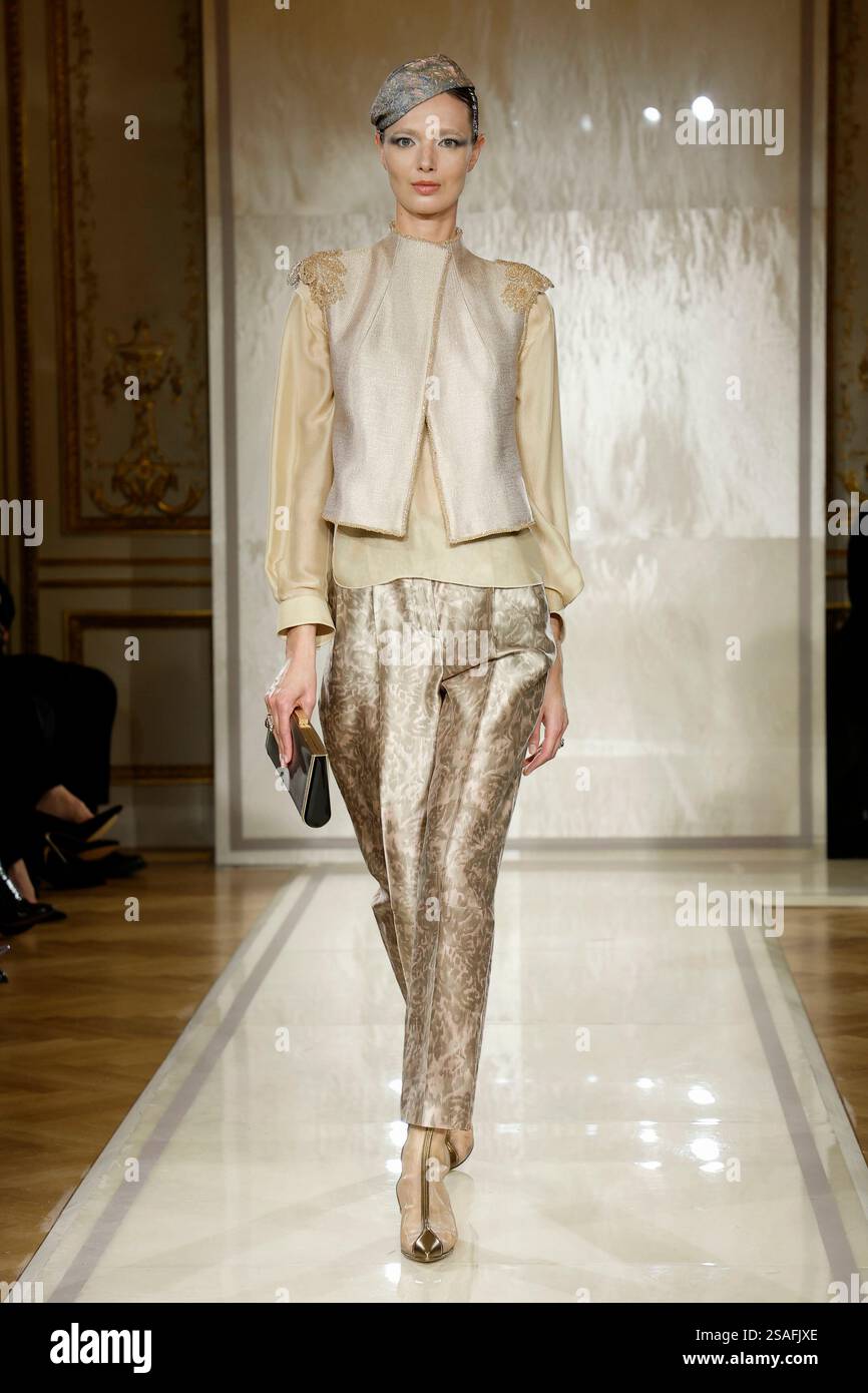 Paris, Frankreich. 28th Jan, 2025. GIORGIO ARMANI PRIVE Haute Couture ...