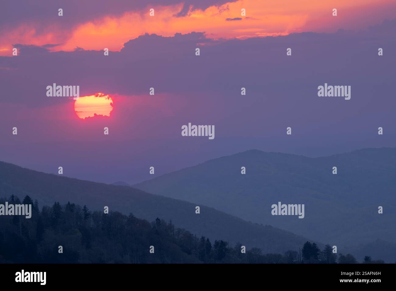 Sunset from Morton Overlook, Great Smoky Mountains National Park, North ...