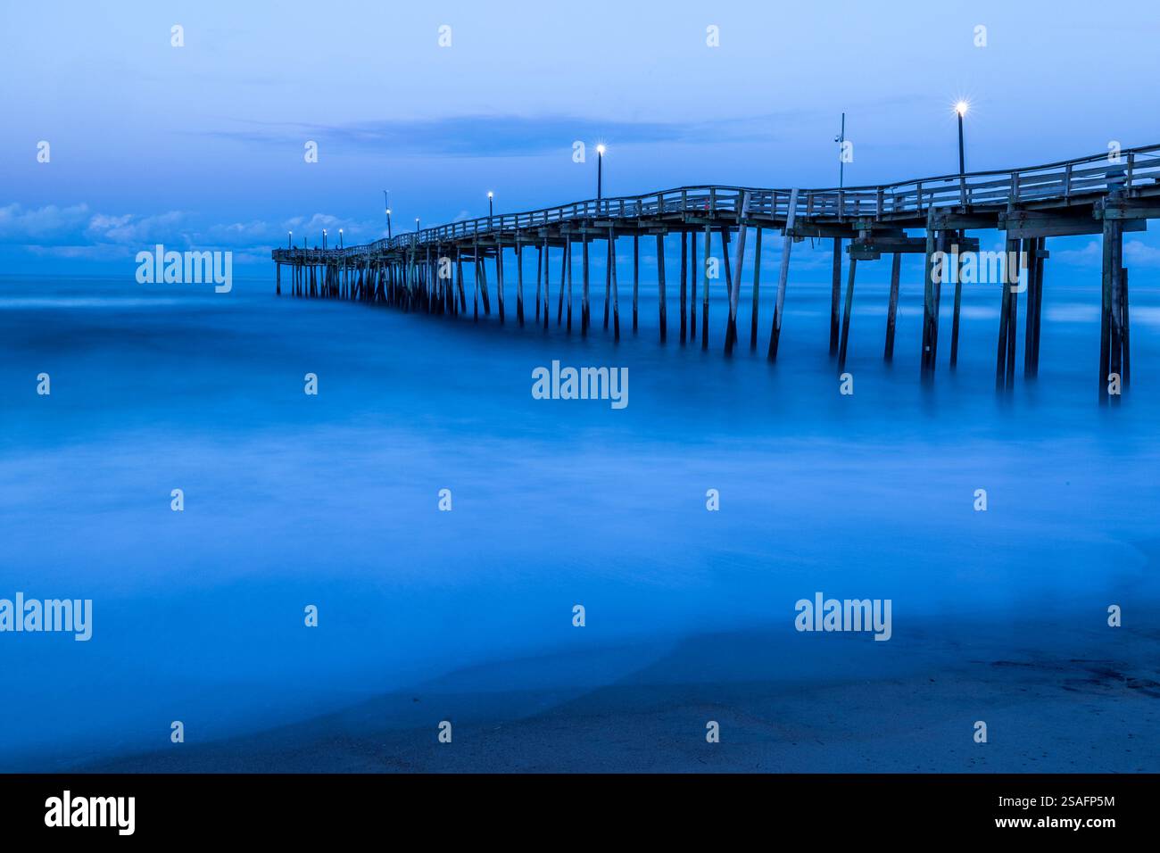 USA, North Carolina, Avon. Atlantic Ocean at Avon Fishing Pier Stock ...