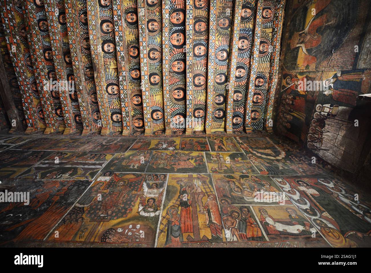 The Hundreds of angels ceiling painting inside the Debre Birhan ...