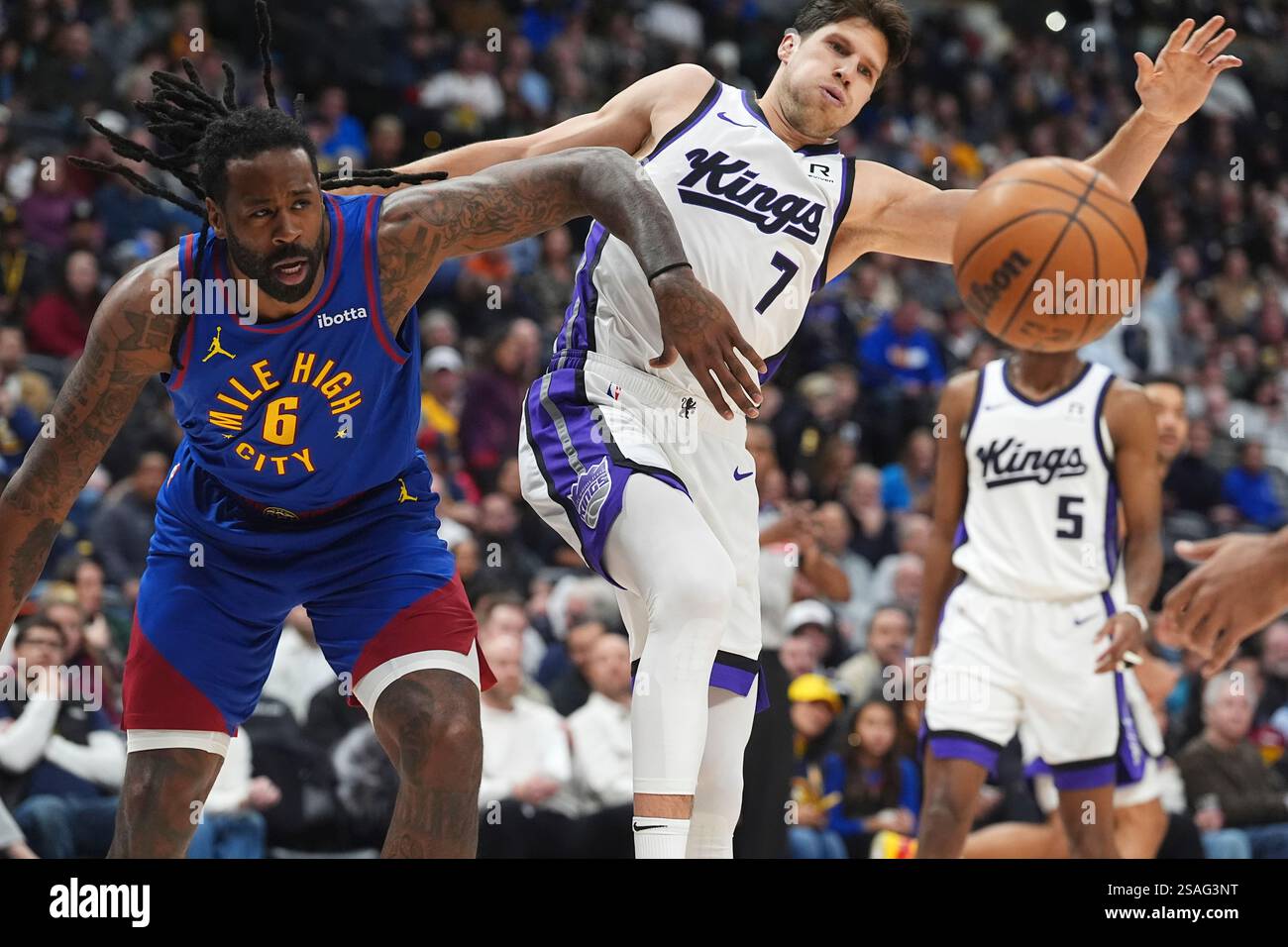 Denver Nuggets center DeAndre Jordan (6) and Sacramento Kings forward ...