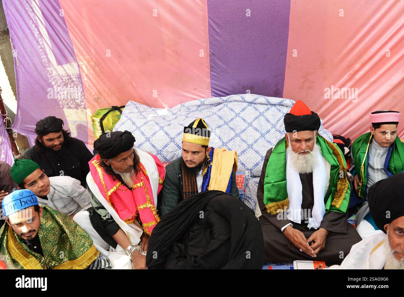 A Sufi spiritual gathering during the annual Makanpur mela in Uttar ...
