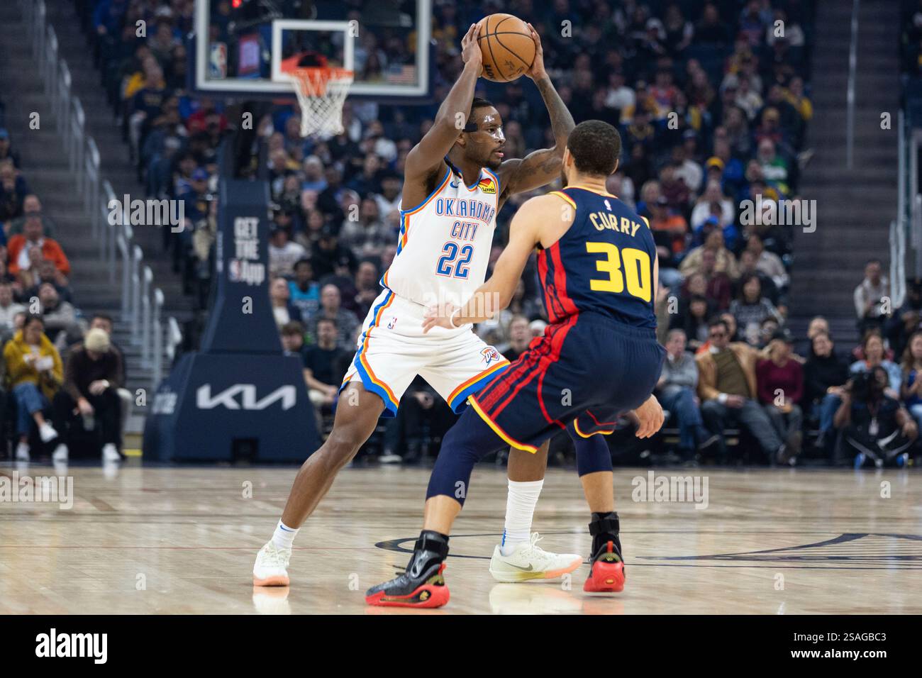 Golden State Warriors guard Stephen Curry (30) defends against Oklahoma ...
