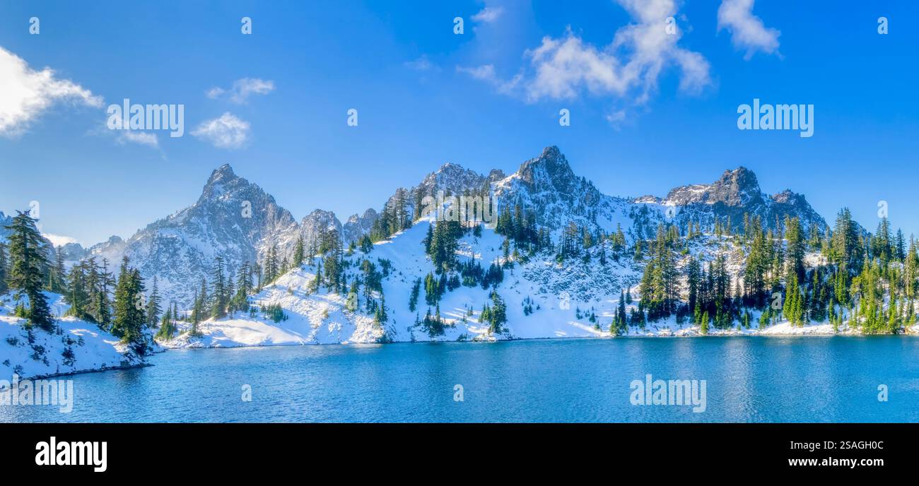USA, Washington State, Alpine Lakes Wilderness. Panorama view of Gem ...