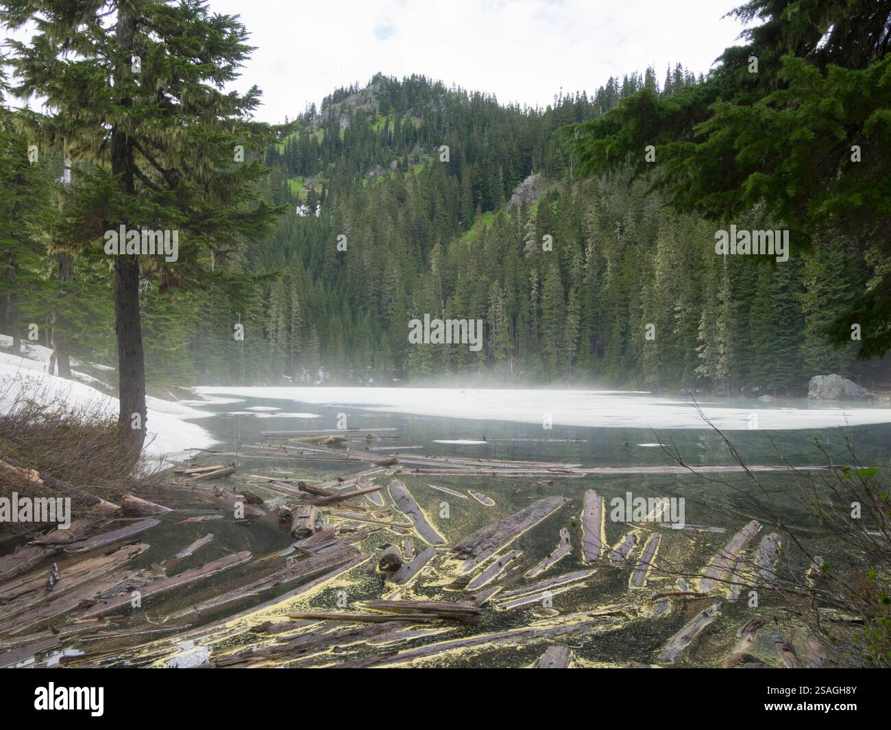 USA, Washington State. Central Cascades, Kendall Peak Lake with ...