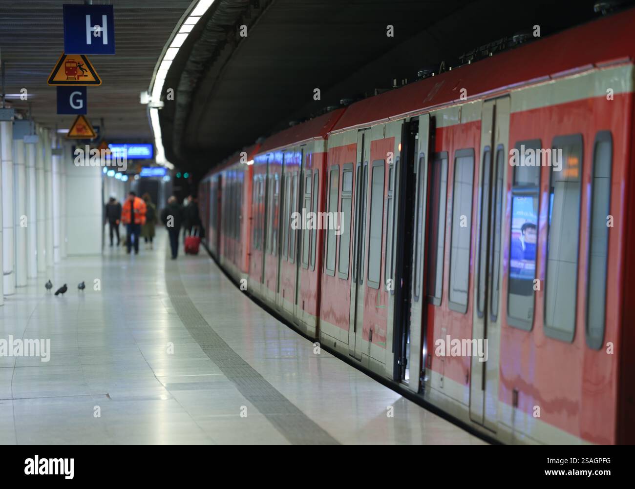 Hamburg, Germany. 28th Jan, 2025. An S-Bahn train stands on the ...