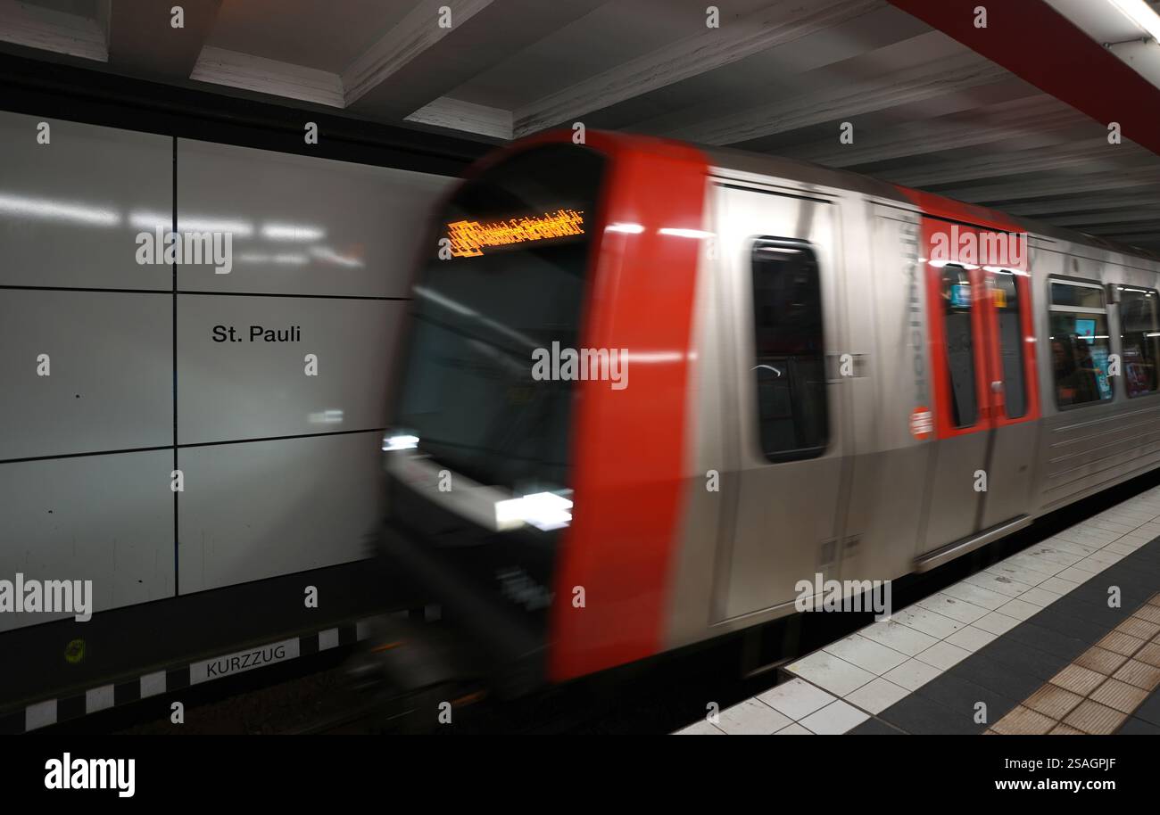 28 January 2025, Hamburg: A subway train on line U3 arrives at St ...