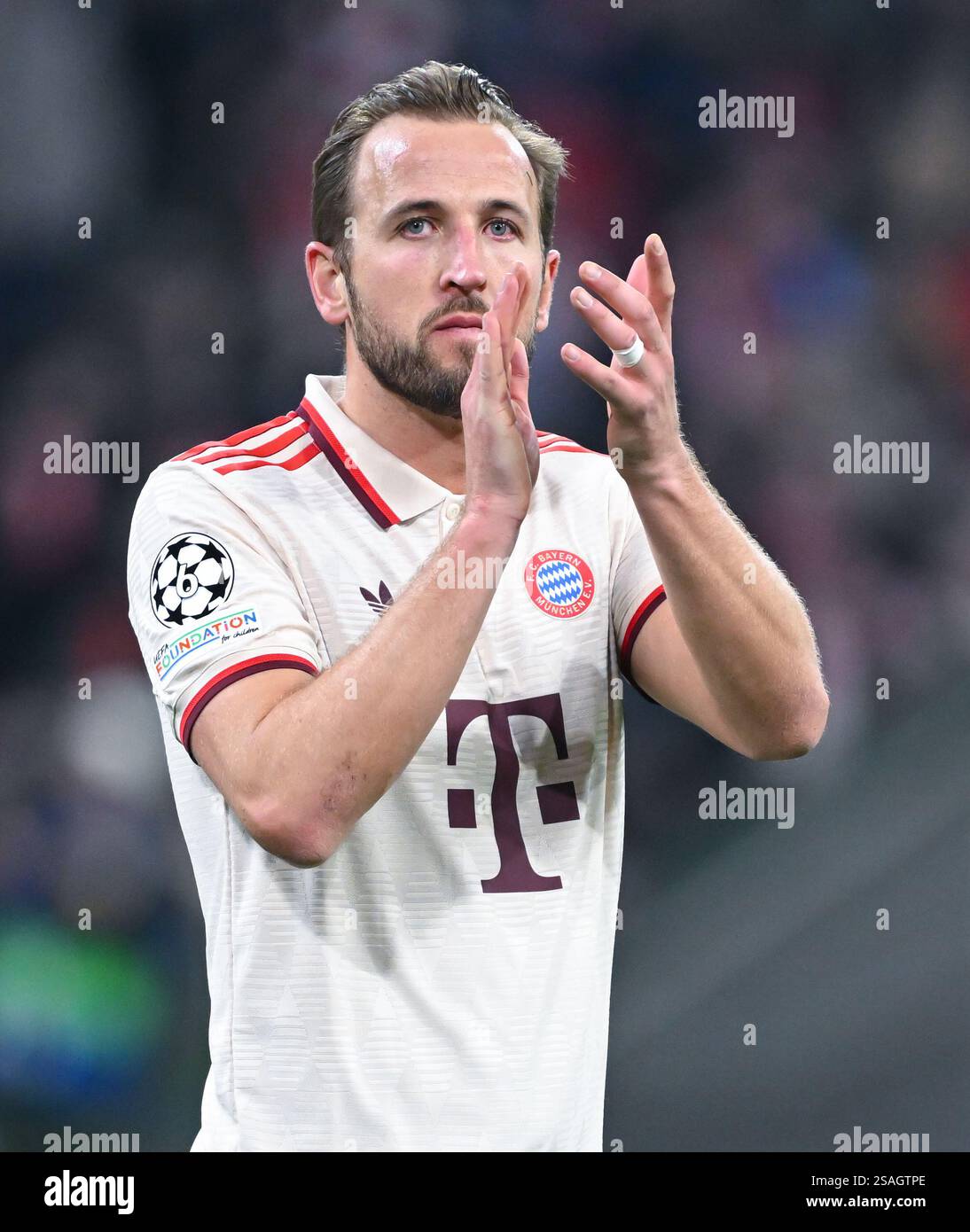 29 January 2025, Bavaria, Munich: Soccer: Champions League, Bayern ...