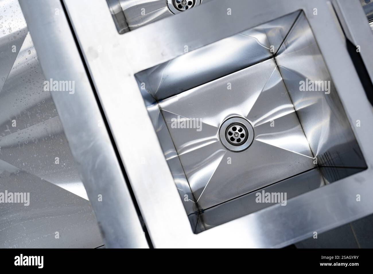 Stainless steel sink design showcases modern aesthetics and ...
