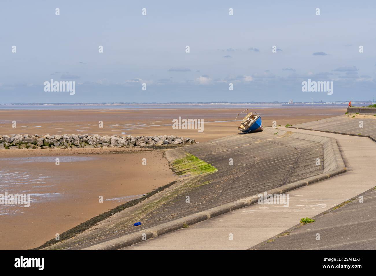 A shipwreck on the Wirral coast in Meols, Merseyside, England, UK Stock ...