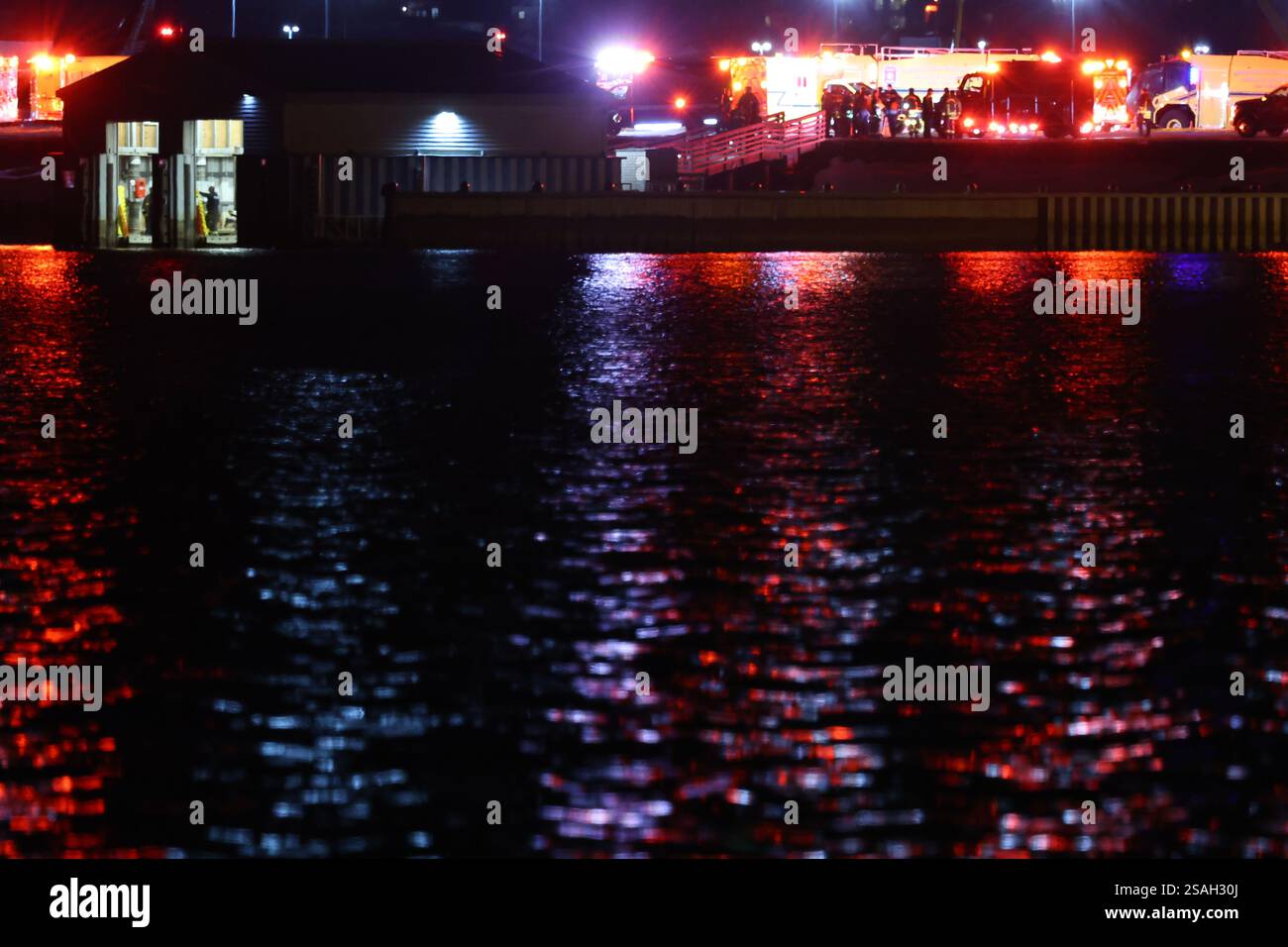 WASHINGTON –– Emergency response after American Airlines flight 5342 ...