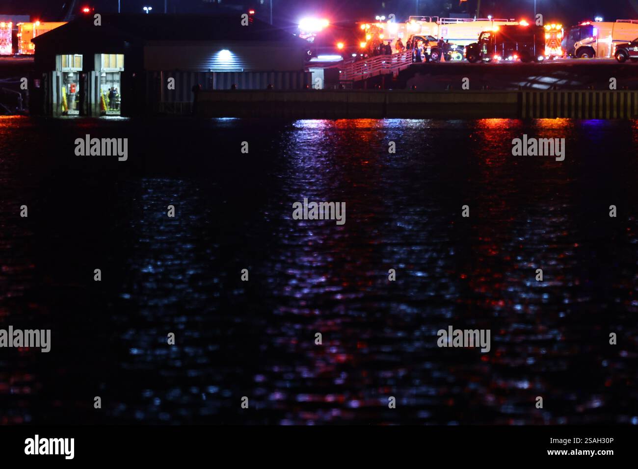 WASHINGTON –– Emergency response after American Airlines flight 5342 ...