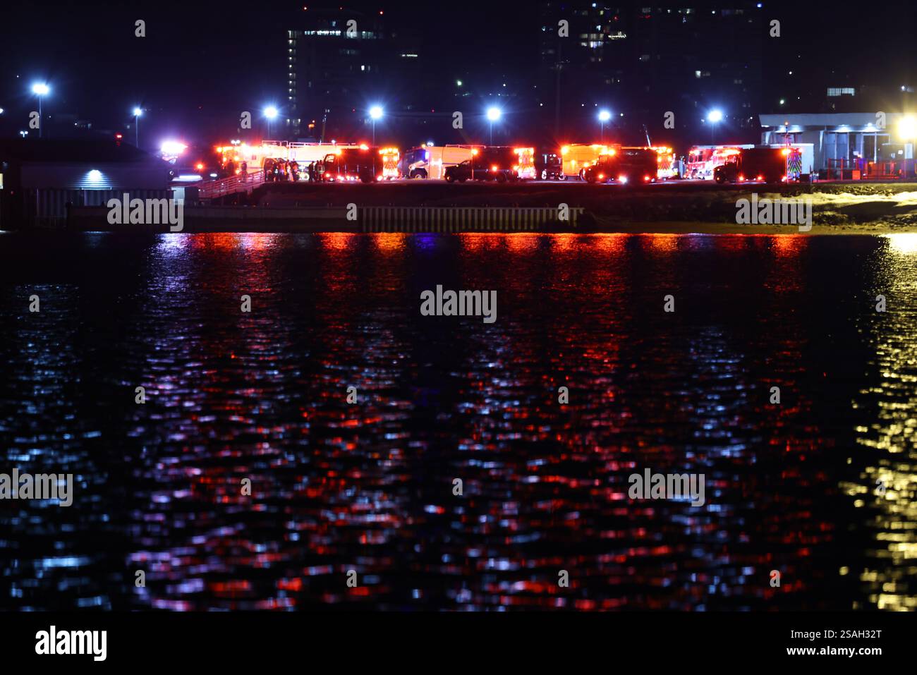 WASHINGTON –– Emergency response after American Airlines flight 5342 ...