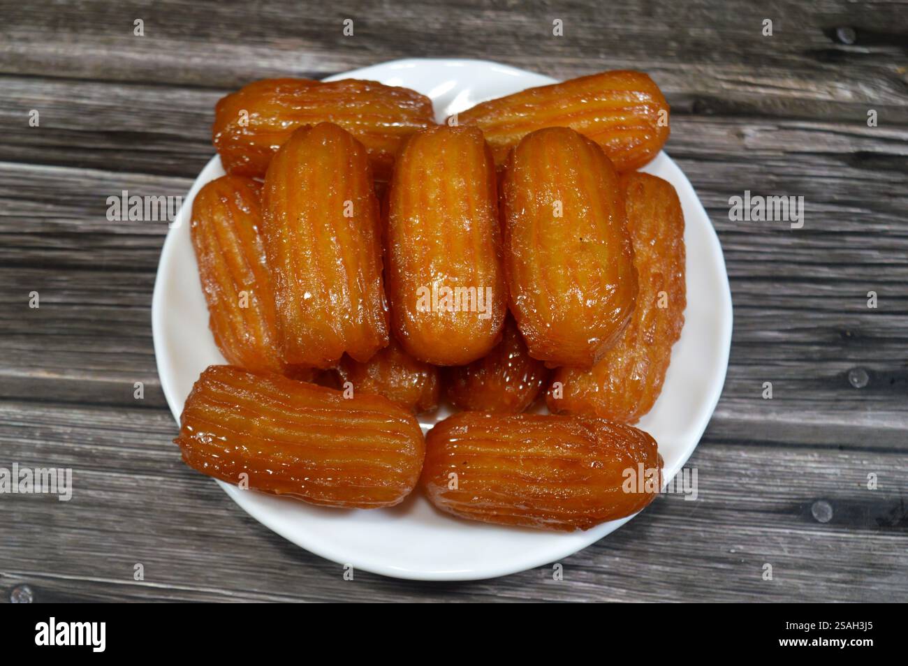 Balah el Sham or Egyptian Choux Pastry, very popular Ramadan month ...