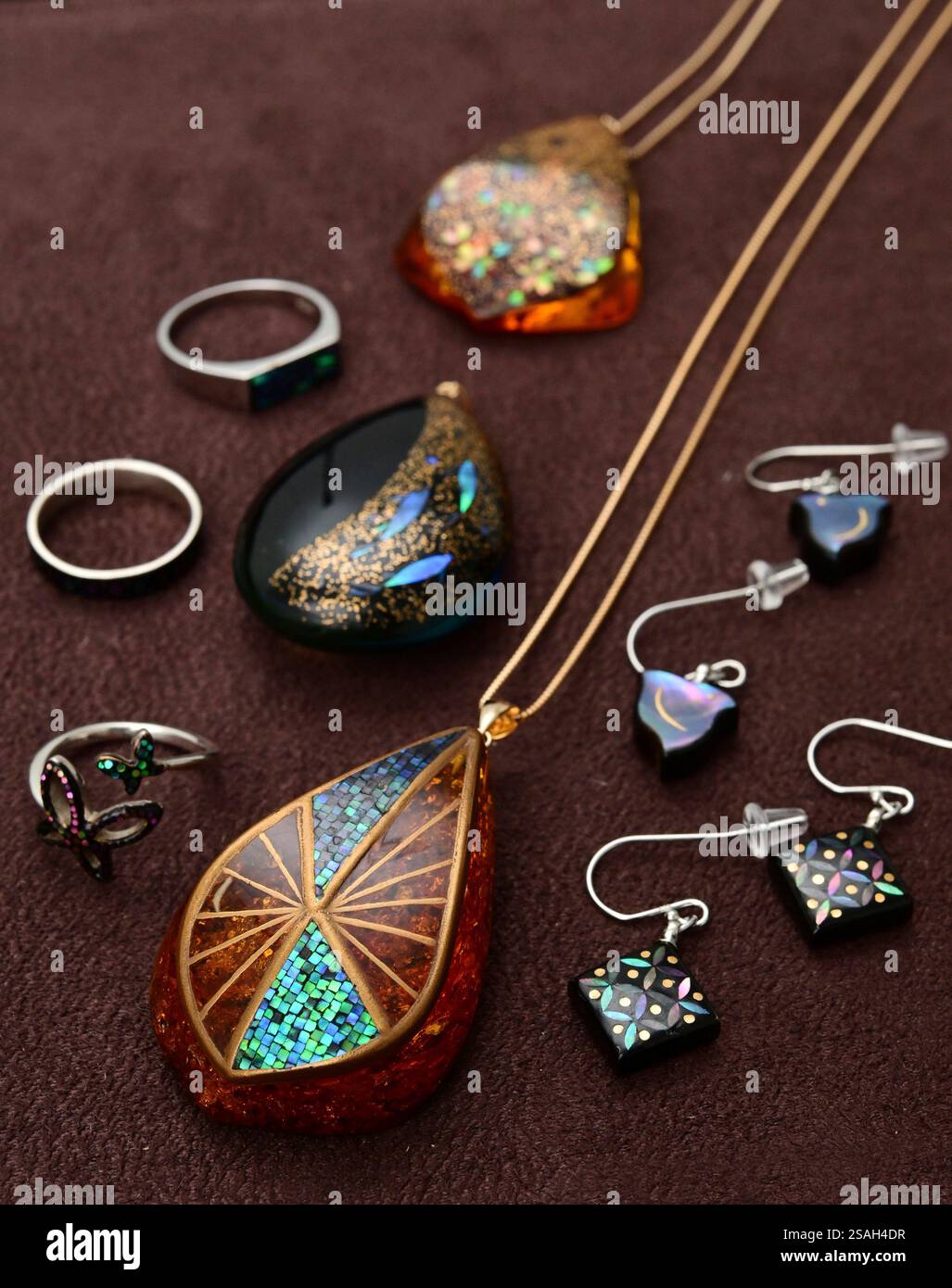 A picture shows accessories of mother-of-pearl work made at SAGARADEN ...