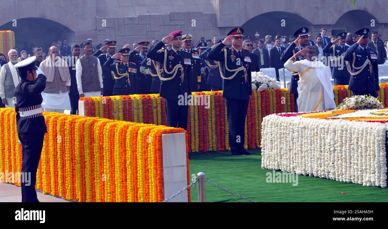 New Delhi, Delhi, India. 30th Jan, 2025. floral tribute to Father of ...