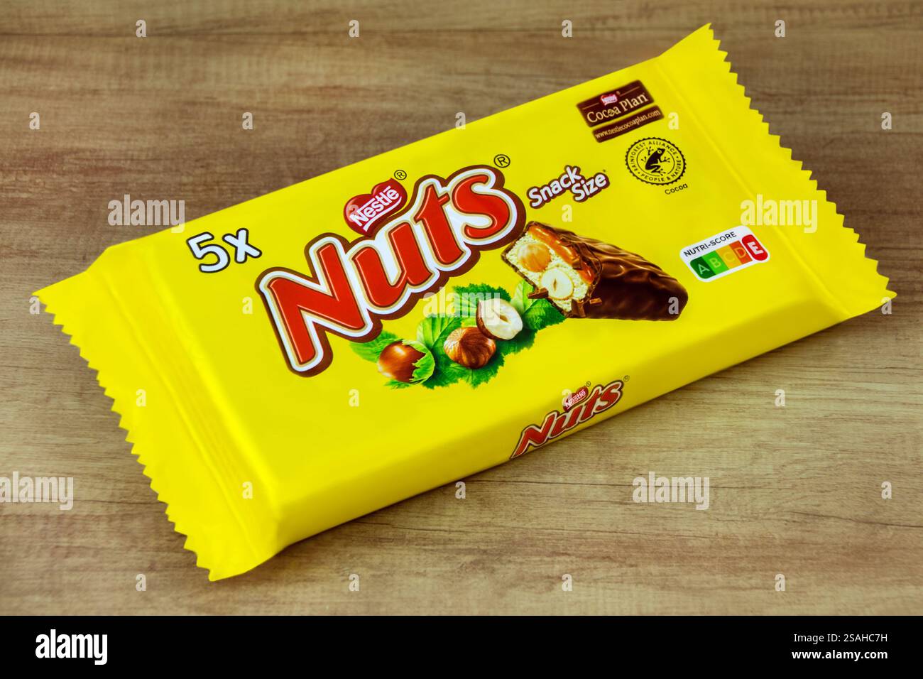 Hamburg, Germany - January 25 2025: 5 Nuts Chocolate bars Nestle Stock ...
