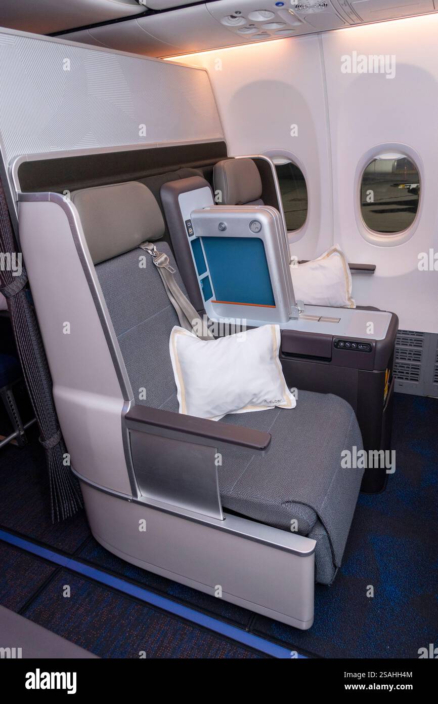 UAE, Dubai, FlyDubai Boeing 737-800, business class seats Stock Photo ...