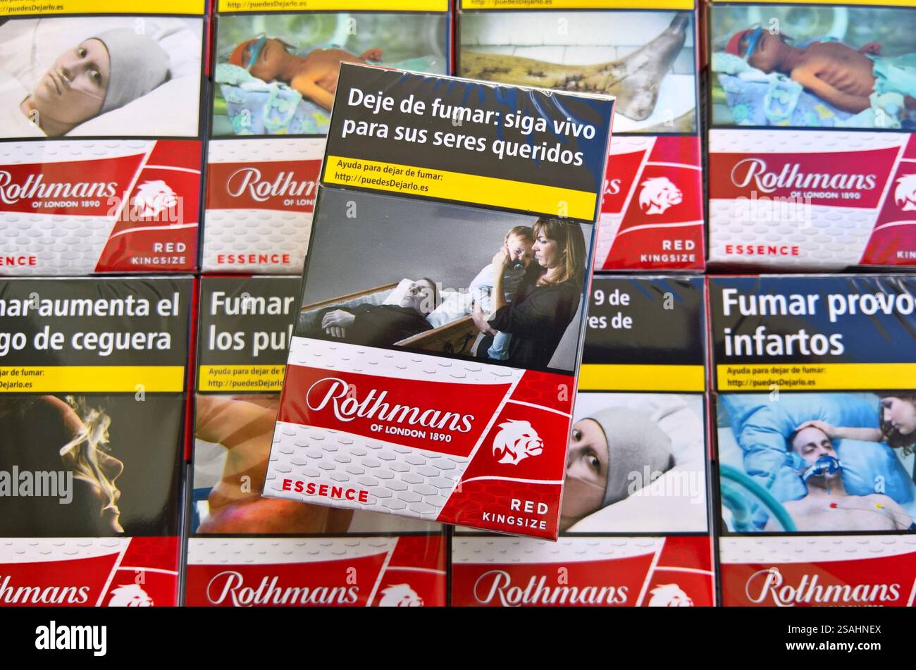 Spanien, Tabakwaren bzw Zigaretten. Mehrere Zigarettenschachteln ...