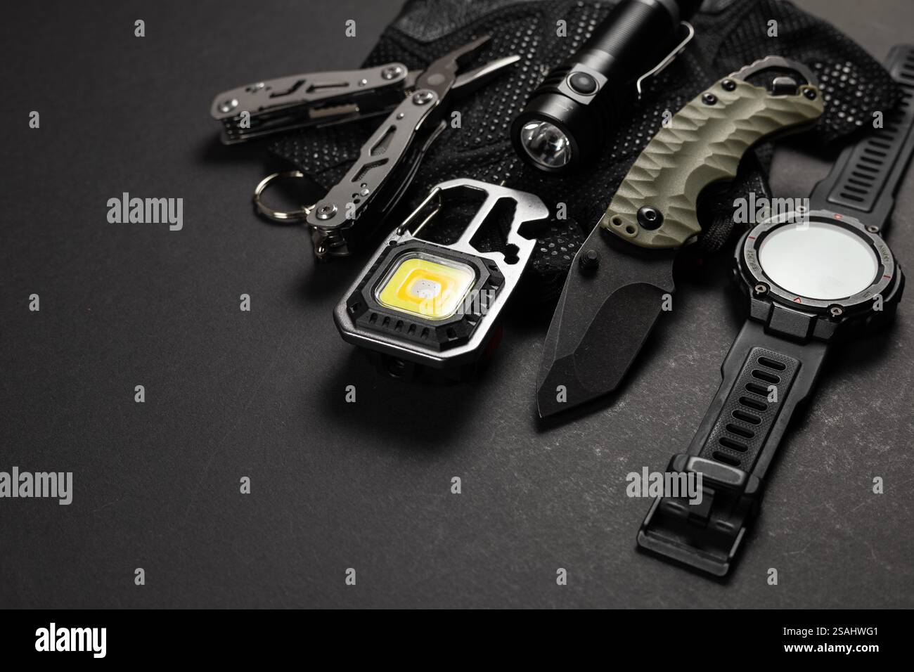 Everyday carry EDC items for men in black color - tactical knife ...