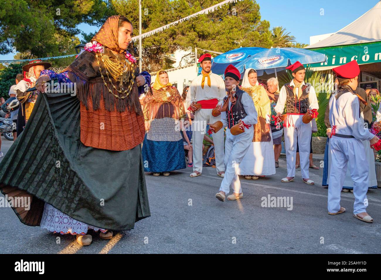 couples dancing, Traditional country dance "ball pagès", typical Ibizan ...
