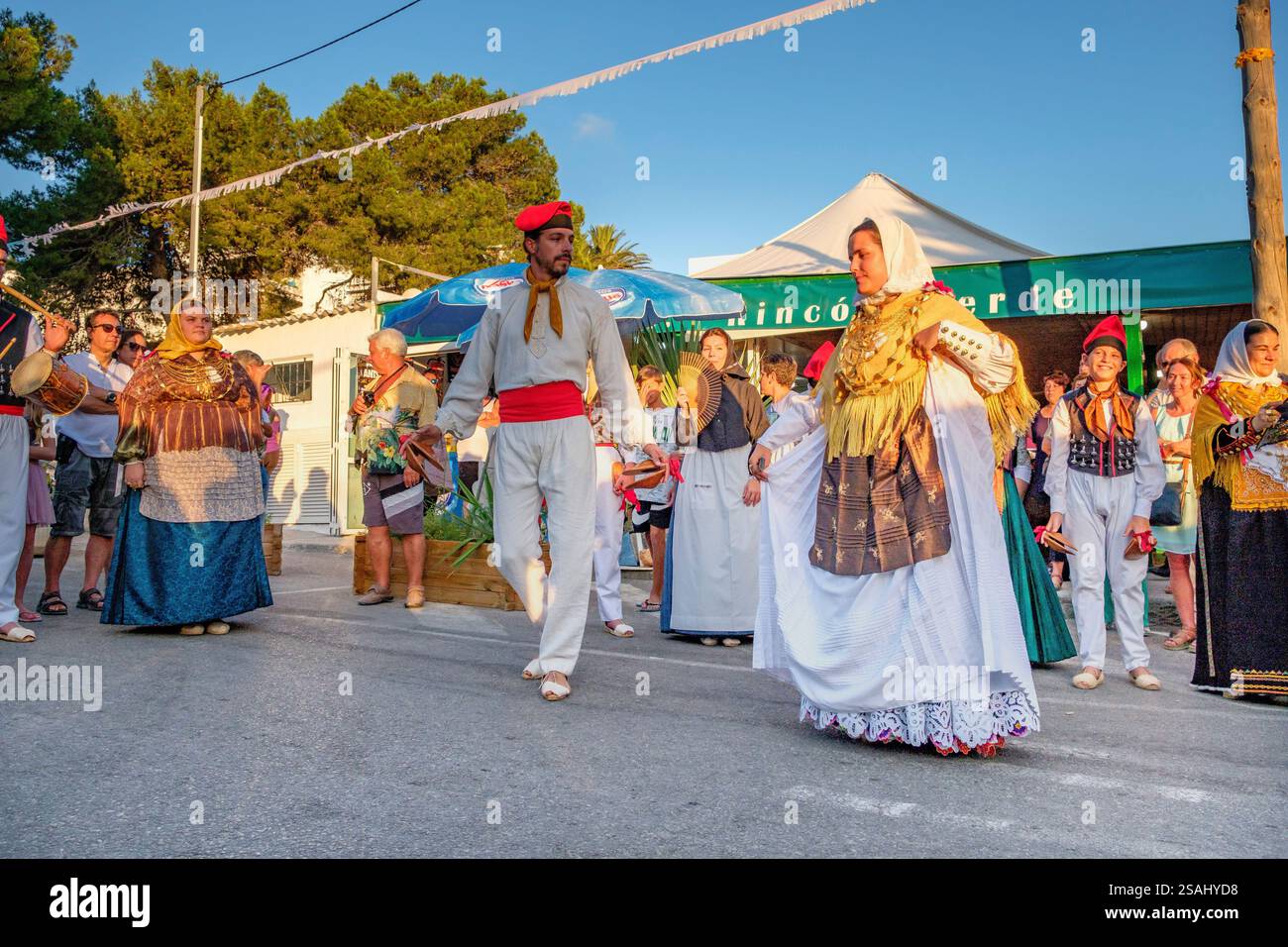 couples dancing, Traditional country dance "ball pagès", typical Ibizan ...