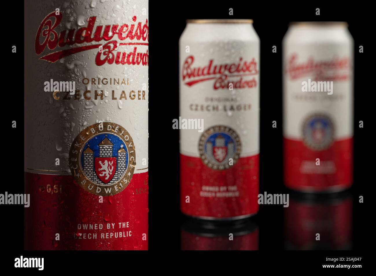 Dnipro, Ukraine 14 nov, 2023: Aluminium Budweiser Budvar lager beer in ...
