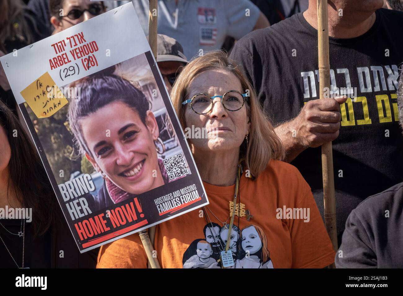 Tel Aviv, Tel Aviv, ISRAEL. 30th Jan, 2025. PEOPLE GATHER THE WELCOMING ...