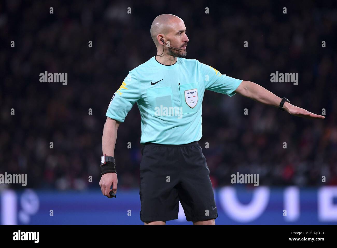 Hakim Ben El Hadj (arbitre) during the Ligue 1 MCDonald's match between ...