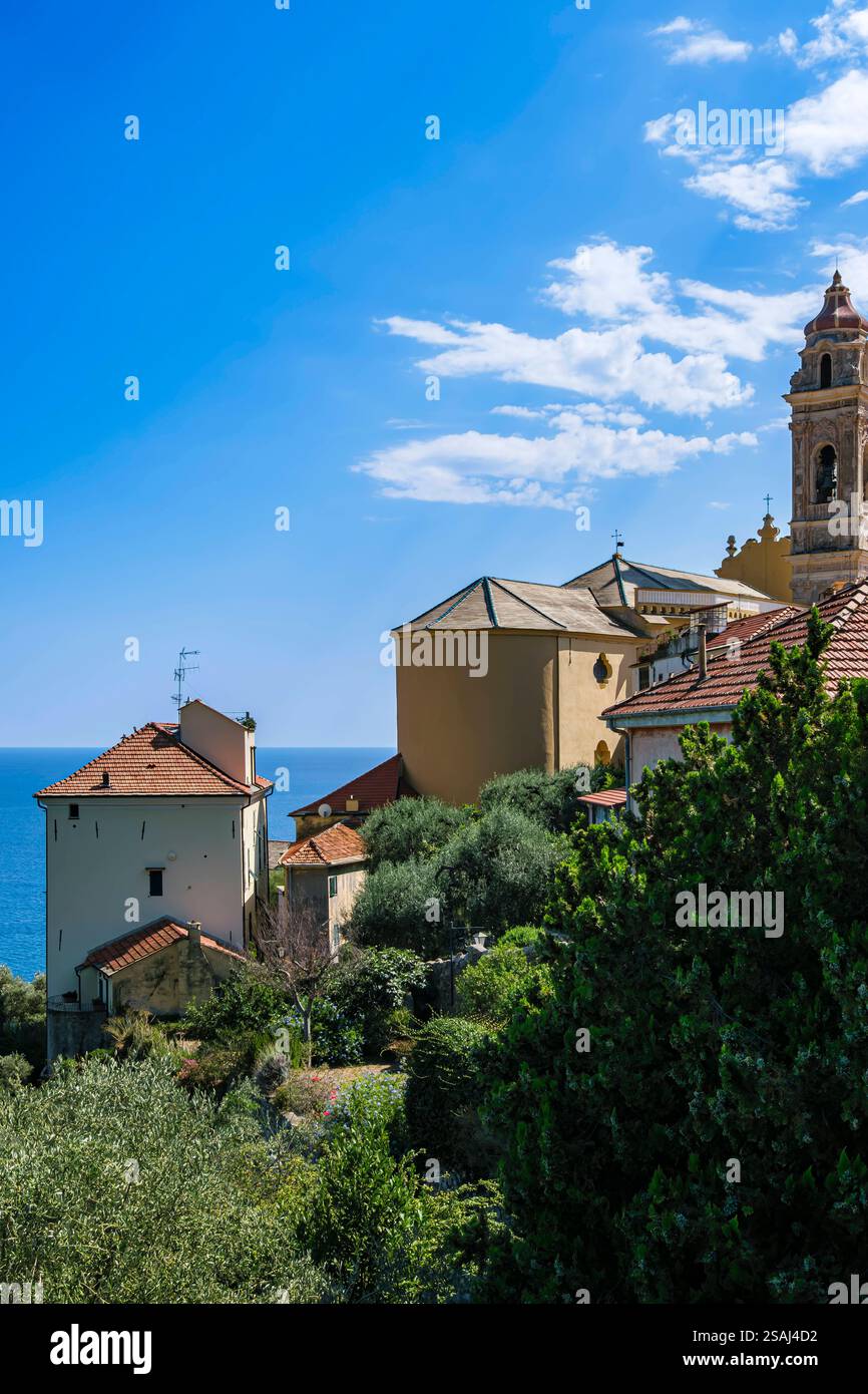 Cervo, Ligurien, Italien Blick auf den Palazzo Simoni und die ...