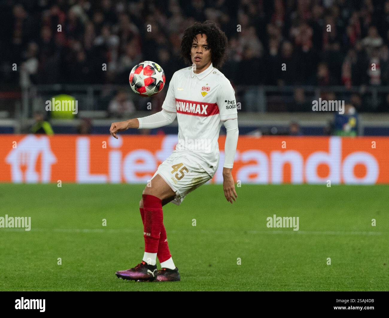 Anrie Chase (VfB Stuttgart, #45), GER, VfB Stuttgart vs. Paris Saint ...