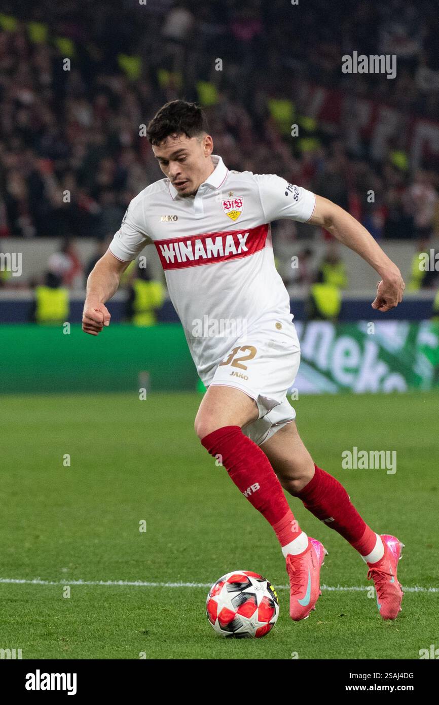 Fabian Rieder (VfB Stuttgart, #32) GER, VfB Stuttgart vs. Paris Saint ...