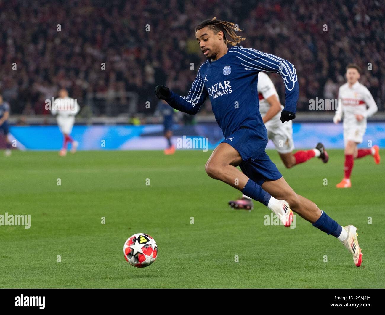 Bradley Barcola (Paris Saint-Germain, #29) GER, VfB Stuttgart vs. Paris ...
