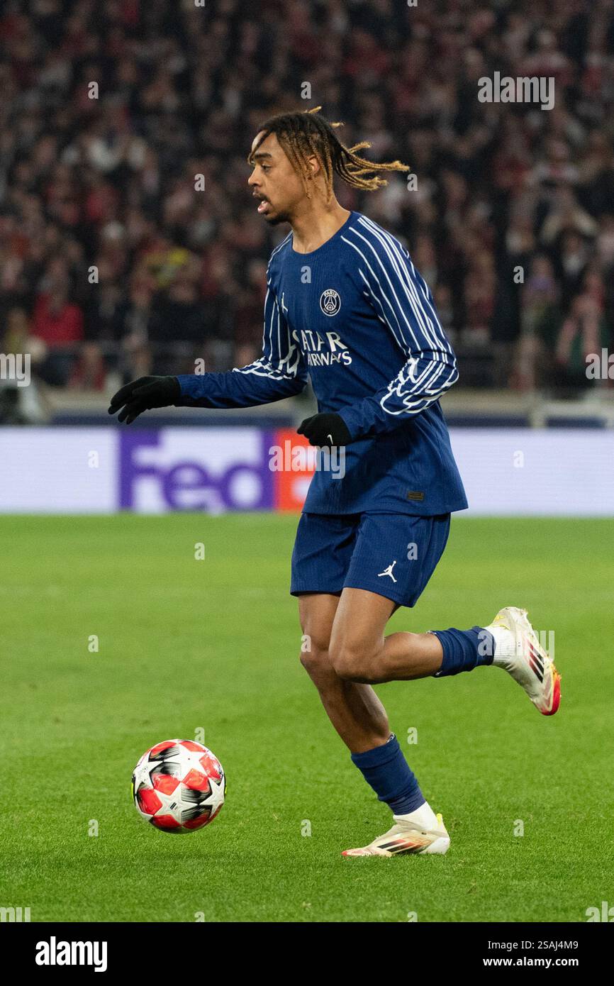 Bradley Barcola (Paris Saint-Germain, #29) GER, VfB Stuttgart vs. Paris ...