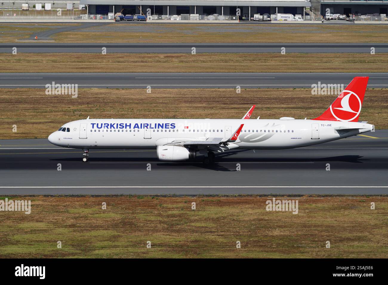 ISTANBUL, TURKIYE - JUNE 29, 2024: Turkish Airlines Airbus A321-231 (5450) landing to Istanbul ...