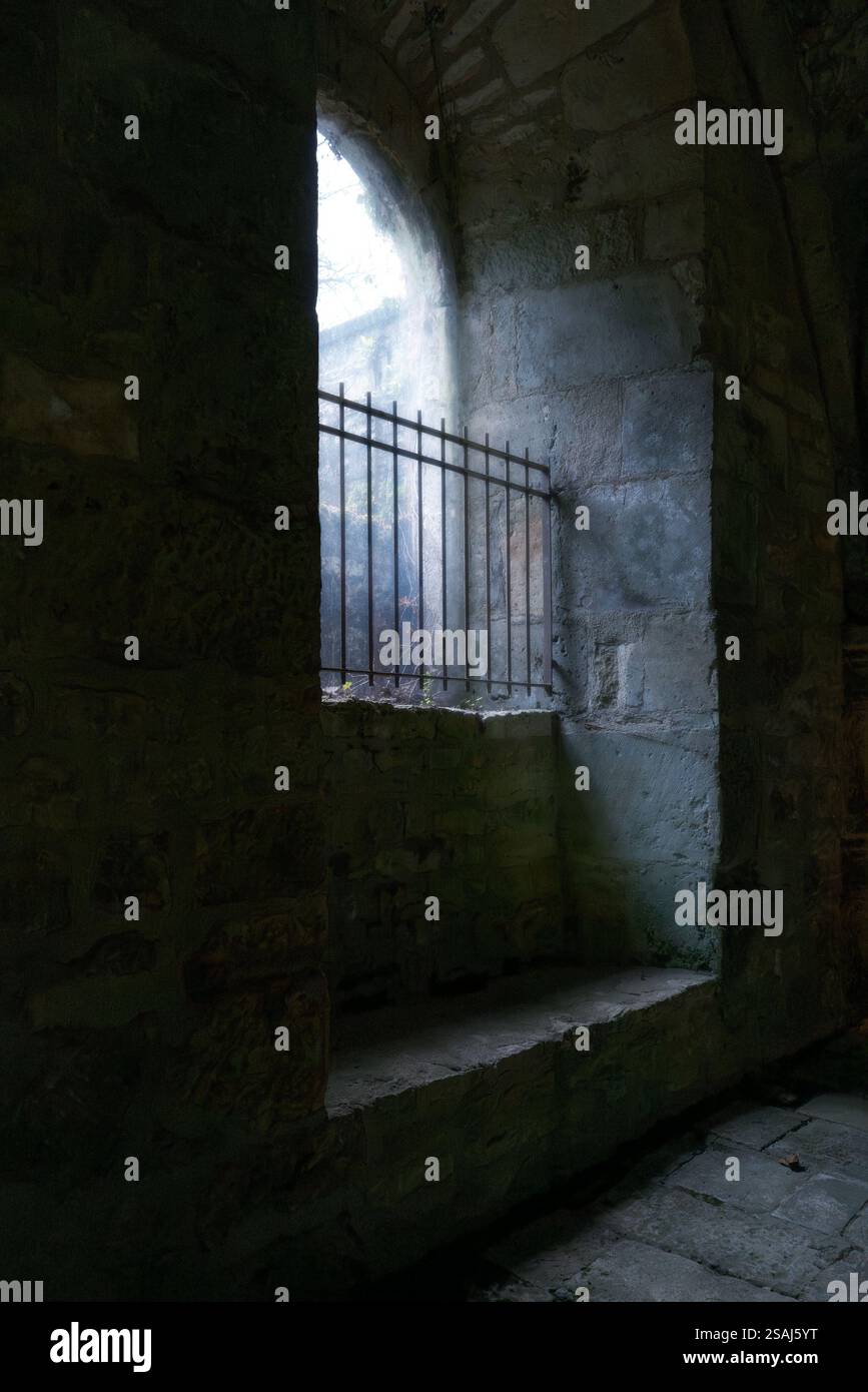 Sinister escenery hi-res stock photography and images - Alamy