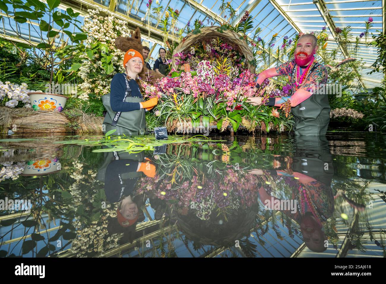 London, UK. 30 January 2025. Kew staff, including (L) Jessy Challenger ...