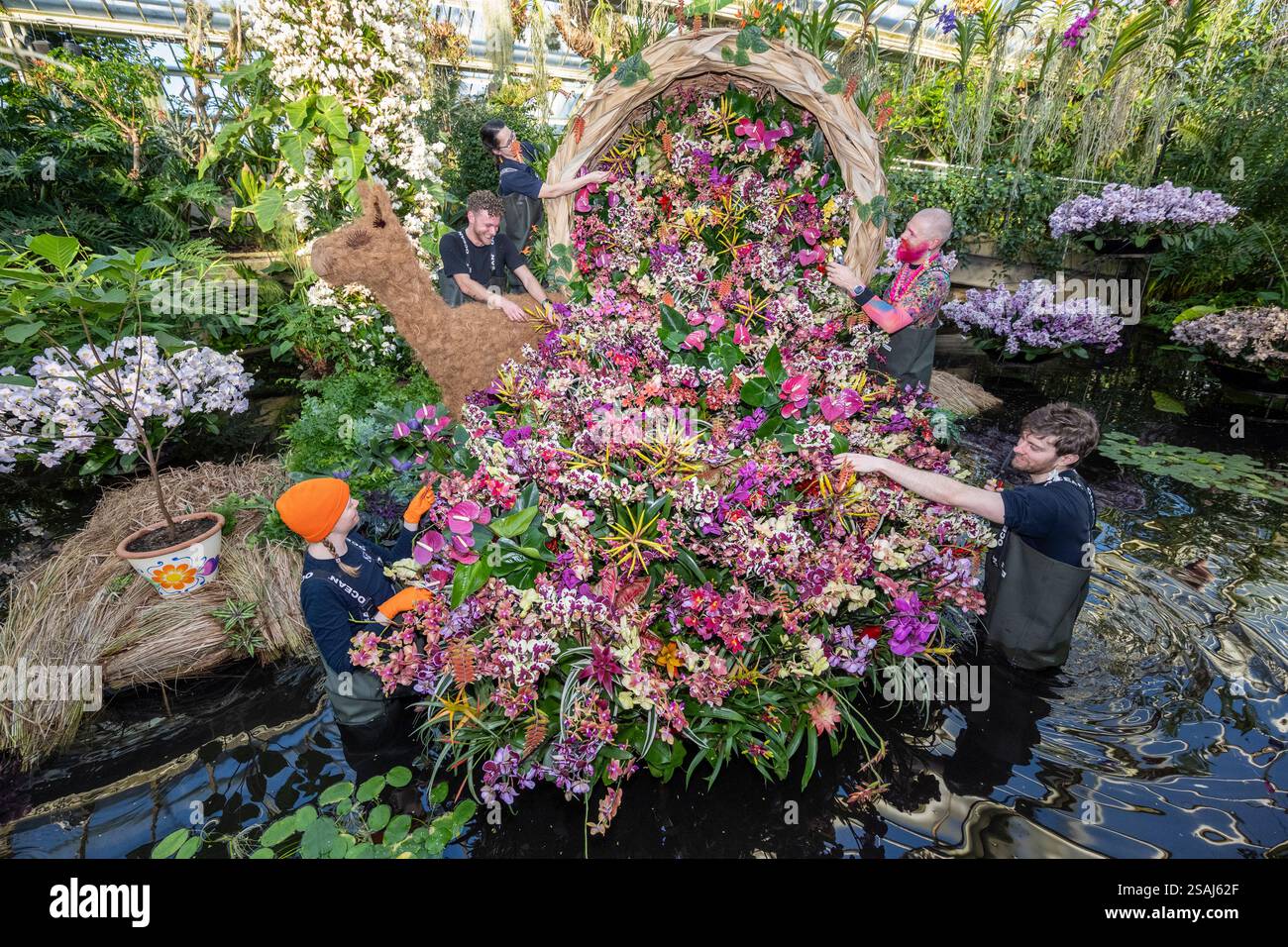 London, UK. 30 January 2025. Kew staff, including (top right) Henck ...