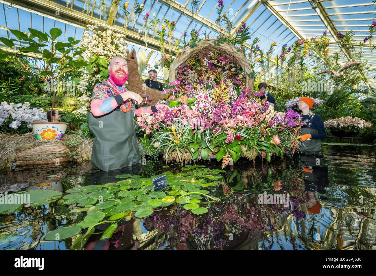 London, UK. 30 January 2025. Kew staff, including (L) Henck Röling, Kew ...