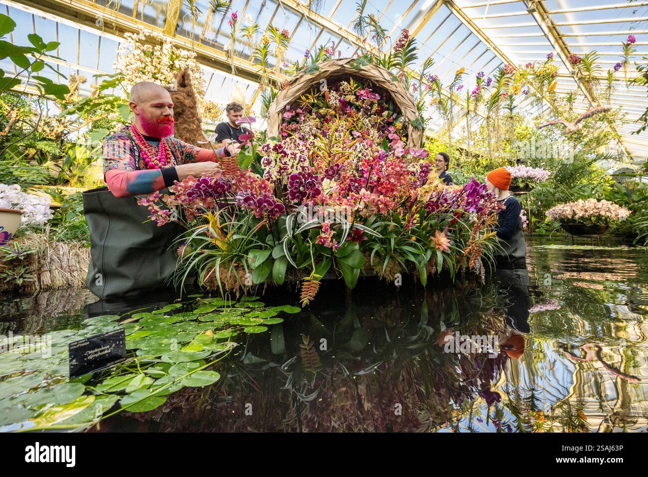 London, UK. 30 January 2025. Kew staff, including (L) Henck Röling, Kew ...