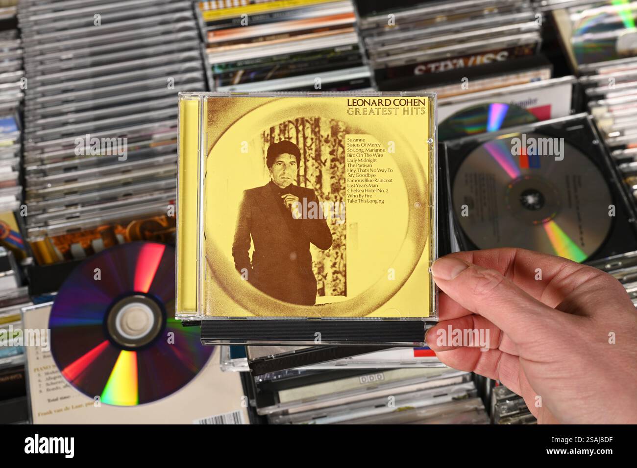 CD album: Leonard Cohen - Greatest Hits Stock Photo - Alamy