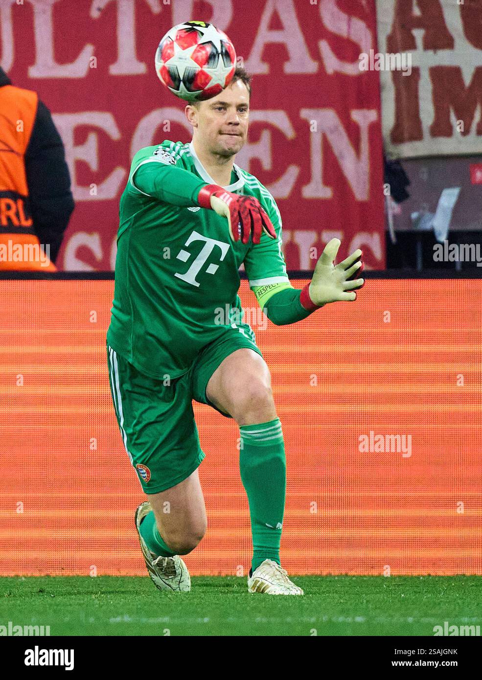 Manuel NEUER, goalkeeper FCB 1 in the League Phase MD8 match FC BAYERN ...