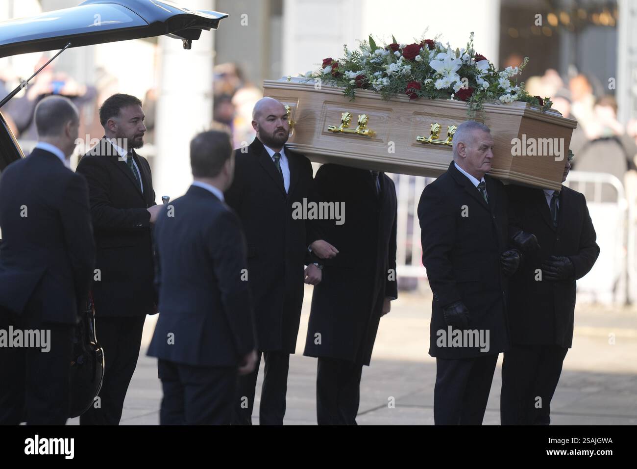 The coffin of Lord John Prescott is carried into Hull Minster, Kingston ...