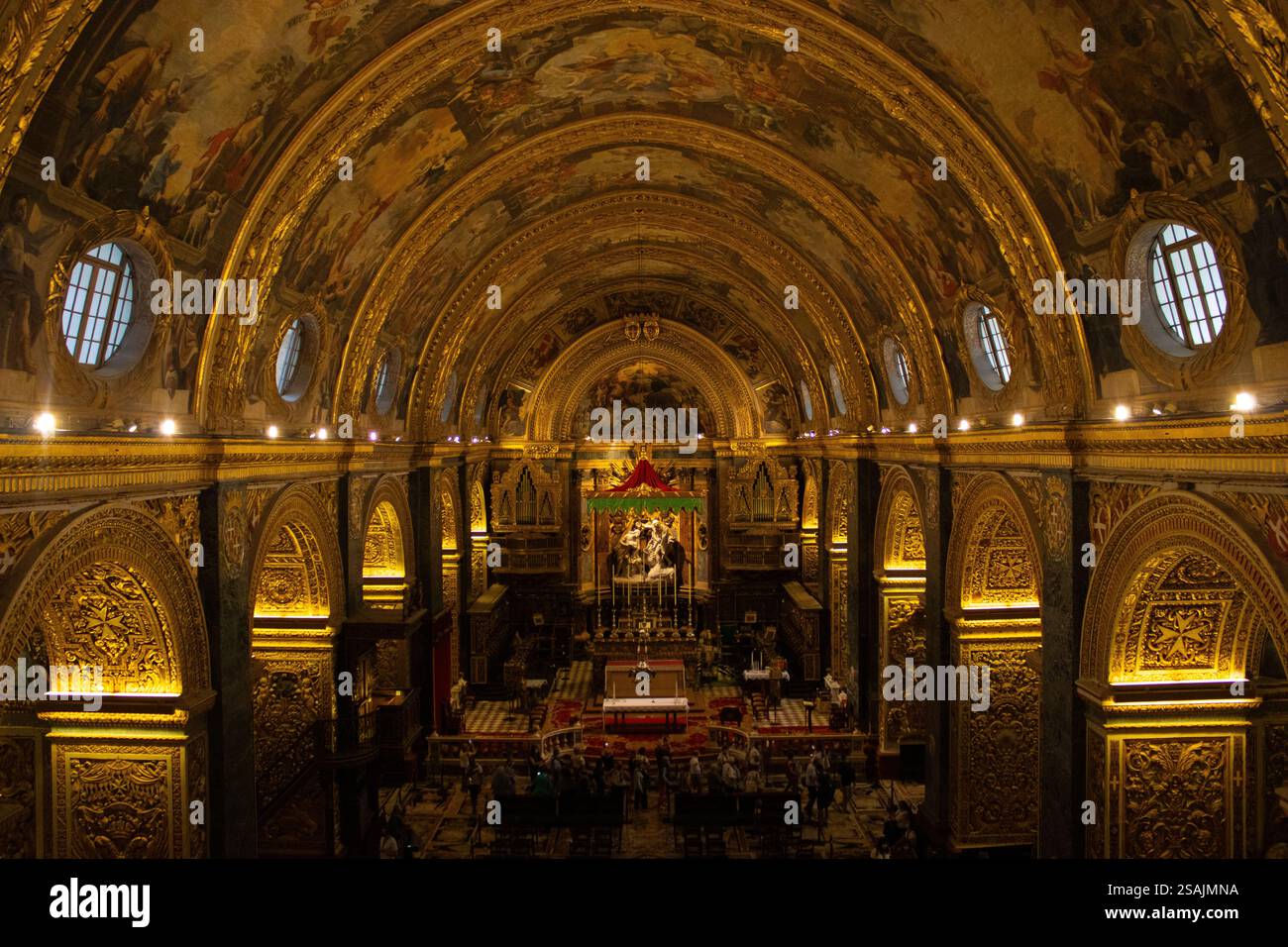 The stunning shimmering interior of St. John's Co-Cathedral in Valletta ...