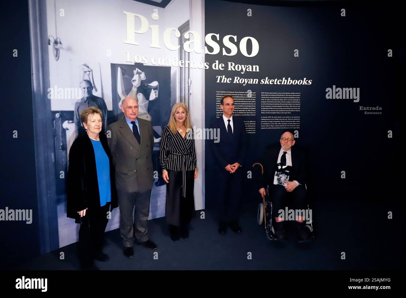 The Minister of Culture and Sport, Patricia del Pozo (3r), during the inauguration of the ...