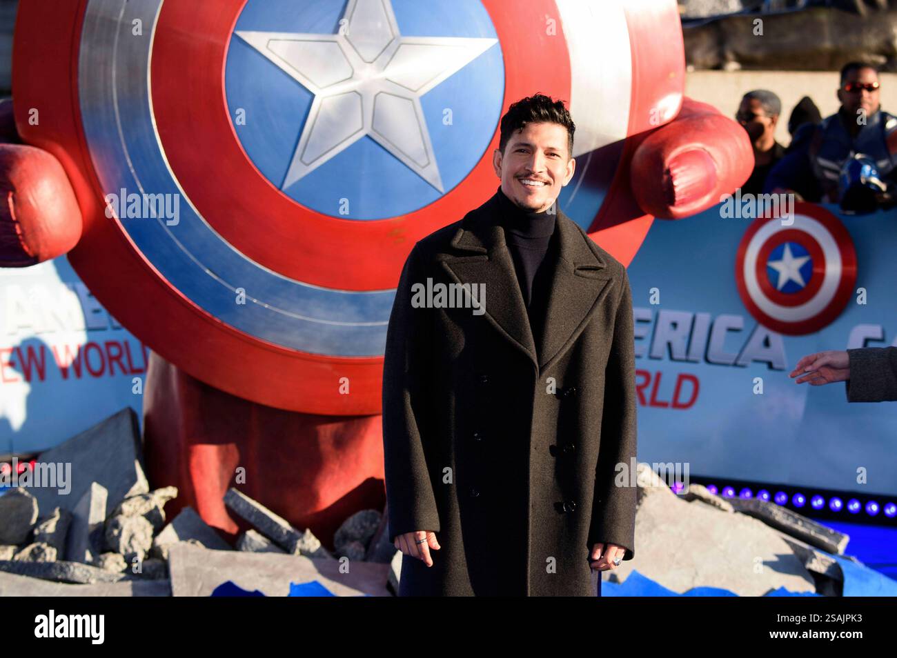 Danny Ramirez beim Photocall zum Kinofilm Captain America: Brave New ...