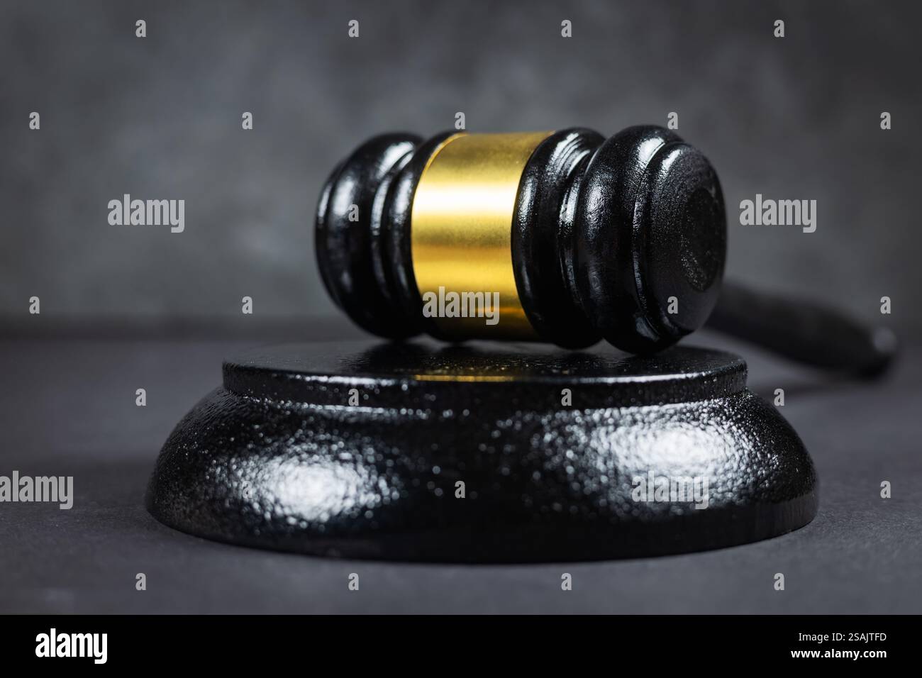 Law theme mallet judge on hi-res stock photography and images - Alamy
