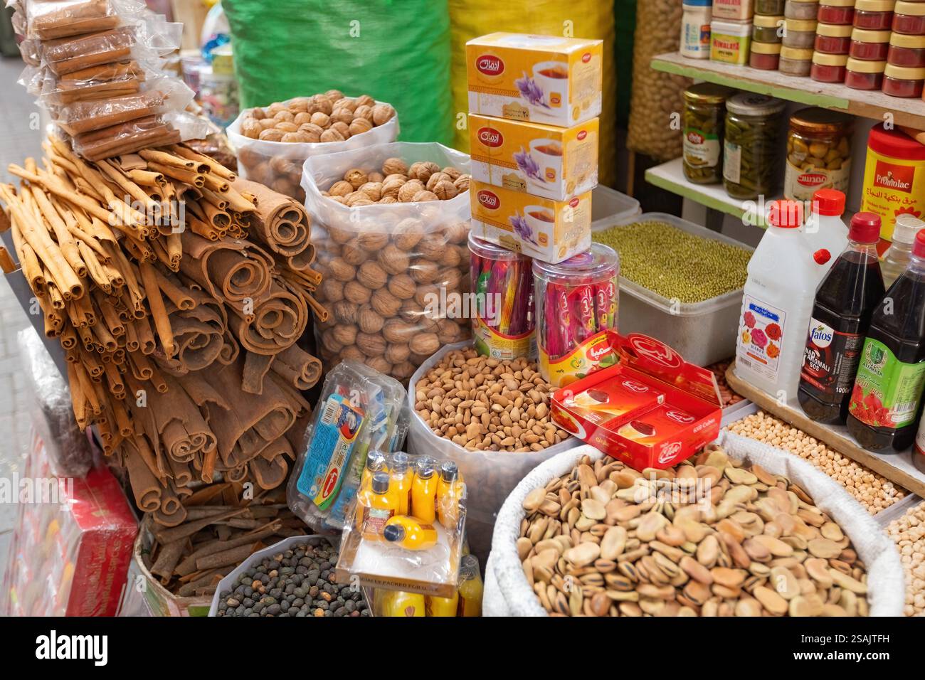 Bahrain market stall hi-res stock photography and images - Alamy