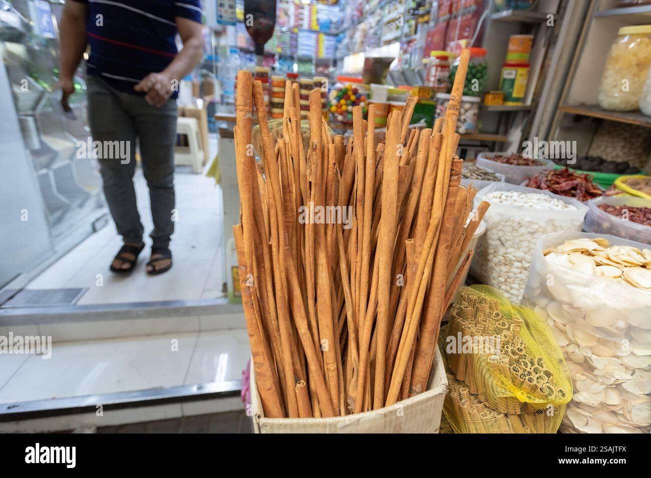 Bahrain market street hi-res stock photography and images - Alamy
