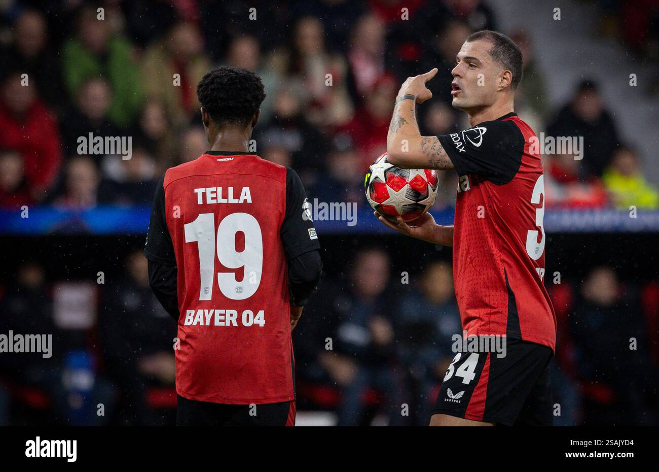 Leverkusen, Germany. 29th Jan 2025. Nathan Tella (LEV) Granit Xhaka (LEV) Bayer Leverkusen ...